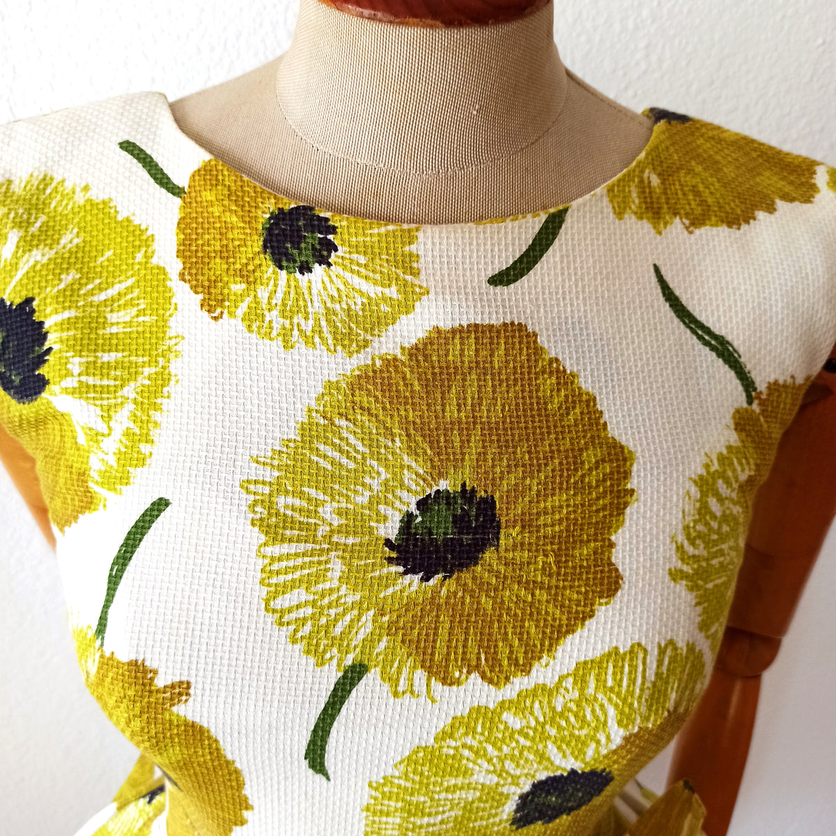 1950s - Gorgeous German Floral Dress - W26 (66cm) – Der Fuchs Vintage