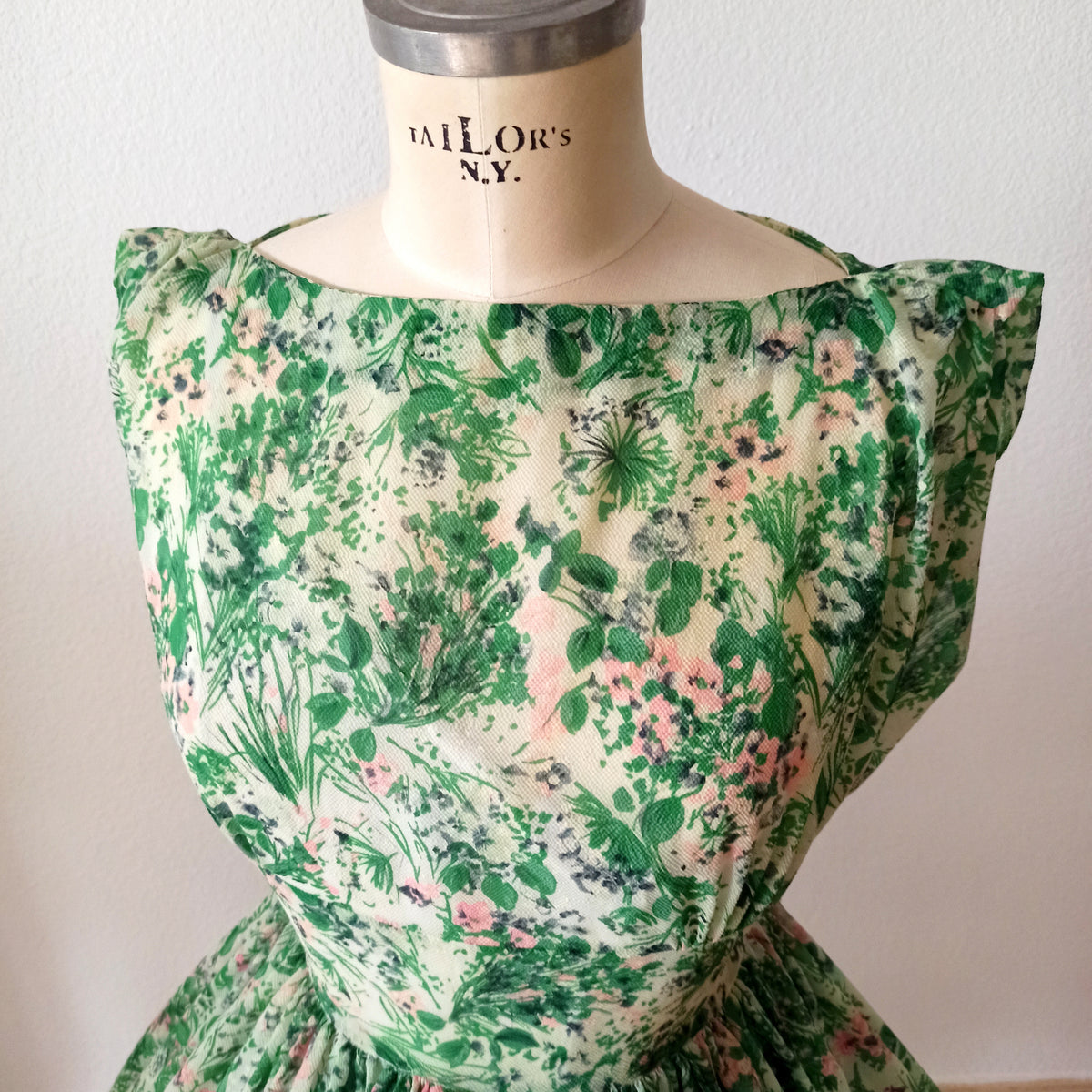 1950s - Gorgeous Green Floral Dress - W27.5 (70cm) – Der Fuchs Vintage