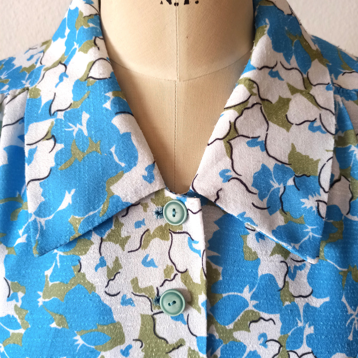 1960s - Gorgeous Blue Floral Dress - W31 (80cm) – Der Fuchs Vintage